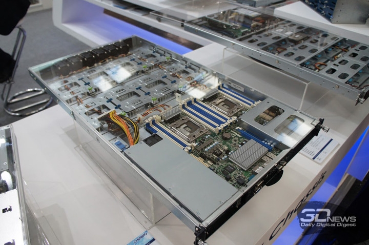 CeBIT 2014: фоторепортаж со стенда Chenbro / ServerNews